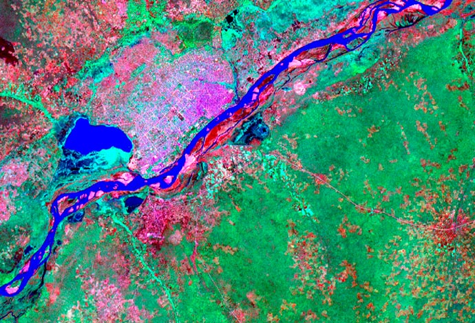 Pan-fused (bands 7-4-2) Landsat 7 image of Moundou, Chad displayed at 1 ...